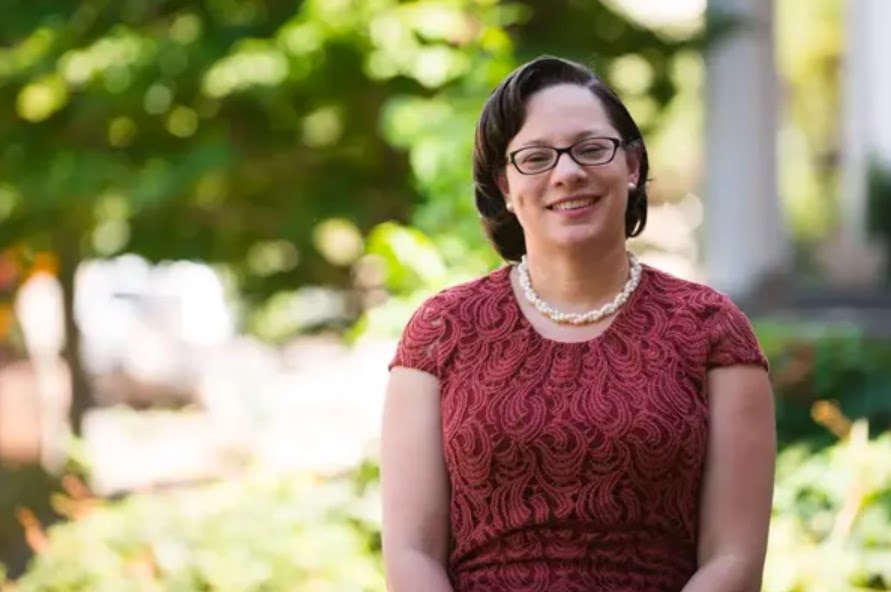 Jennifer McClellan Is Campaigning To Become The First Black Woman Gove ...