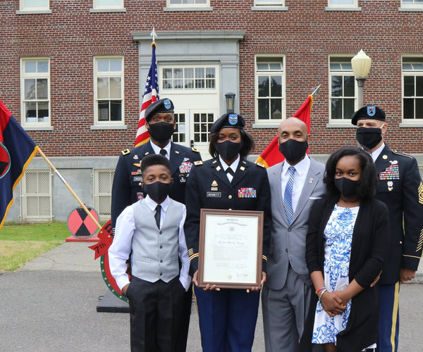 Colonel Shari Bennett Makes History As First Black Woman Commander of ...