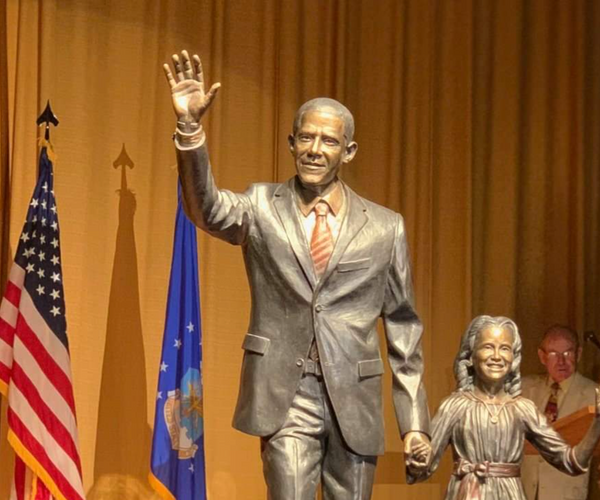 New Barack Obama Statue Unveiled and its Full of Black Girl Magic – BOTWC